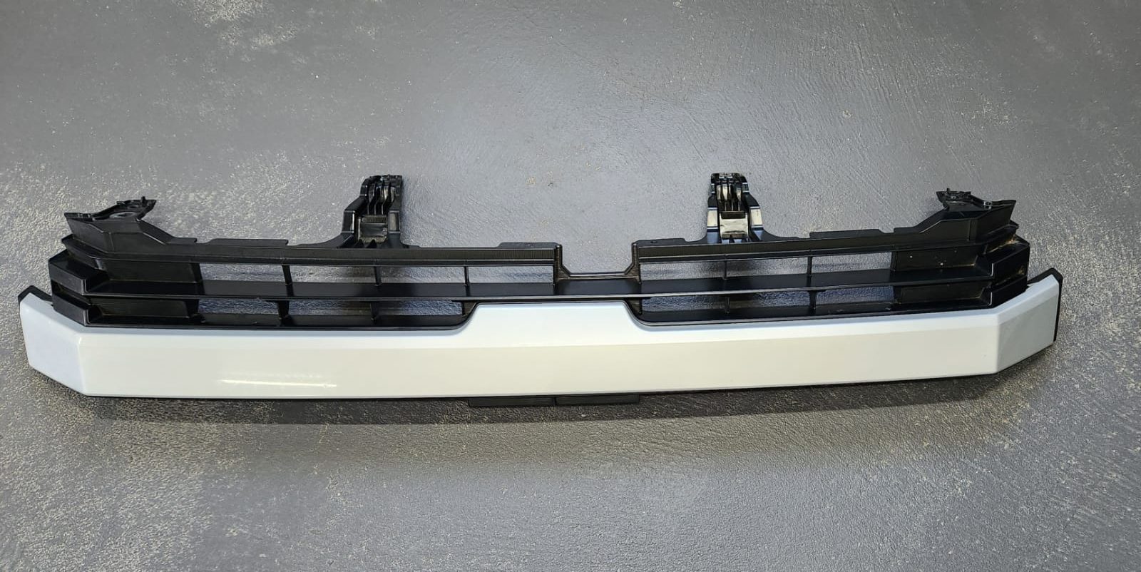 TOYOTA QUANTUM GRILL – KW Scrapyard