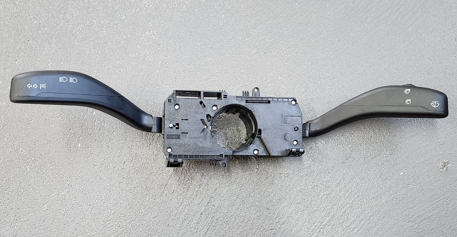 VW Polo 9N Indicator Switch – KW Scrapyard